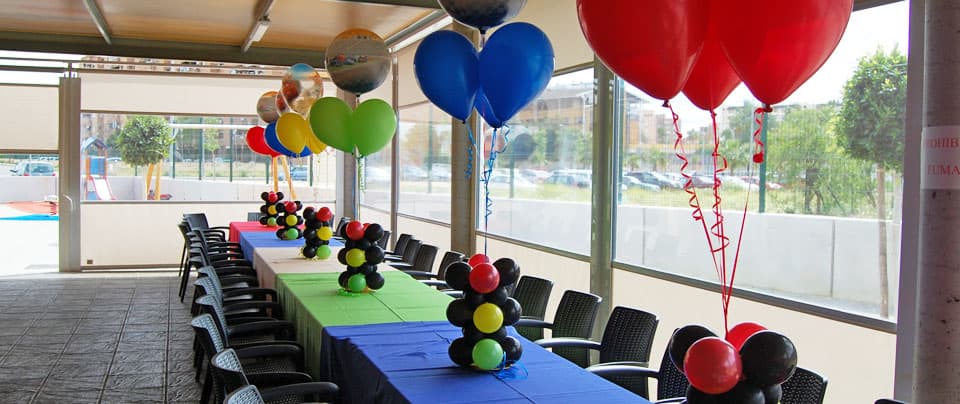 Decorando con globos. Algunas fotos con ejemplos en eventos infantiles