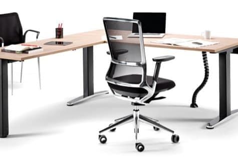 Mesa de escritorio elevable, con control eléctrico | Mobility