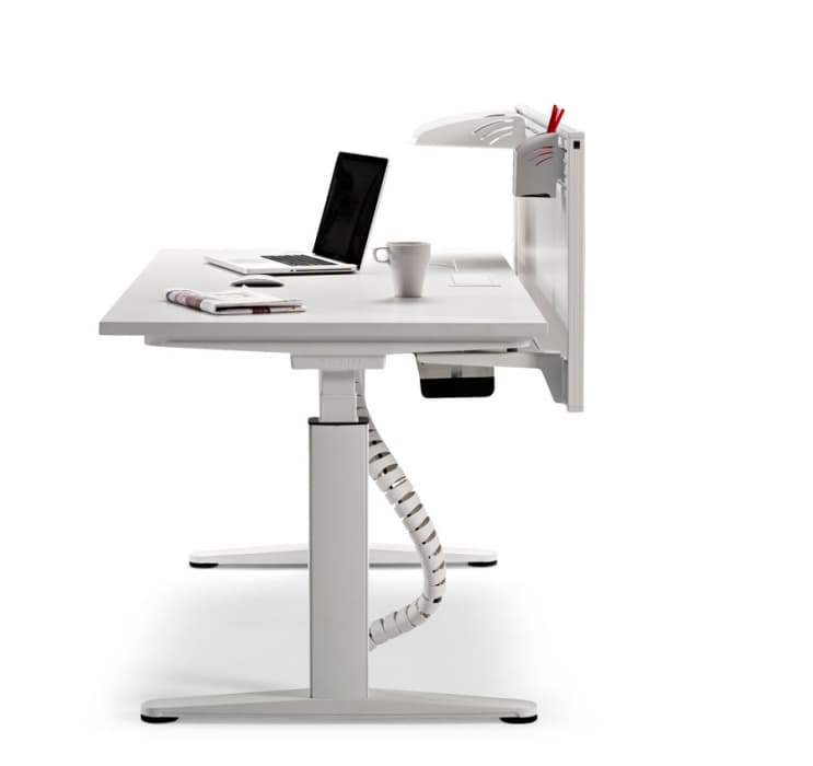 Mesa de escritorio elevable, con control eléctrico | Mobility